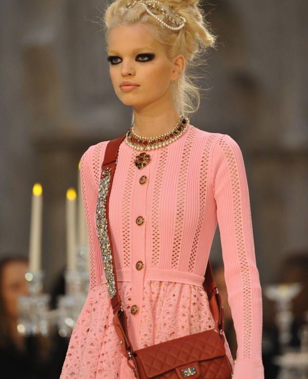 La trasformazione più folle di Elise: i dreadlocks